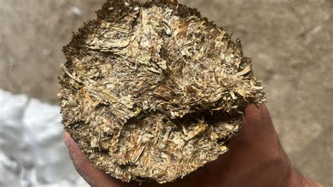 Brown Hard Natural Bio Mass Briquettes Size 90mm Packaging Size