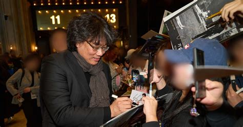 ‘미키17 내한 팬서비스도 화끈하게‥봉준호 “영화 보는 맛에 흠뻑 취해”