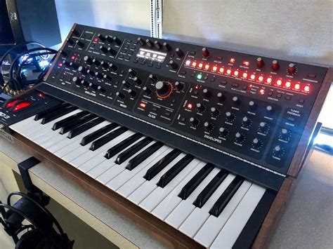 Sequential Hat Den Pro 3 Synthesizer Trademark Registriert