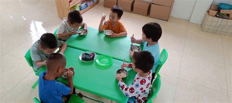 MỘt SỐ HÌnh Ảnh GiỜ VỆ Sinh GiỜ Ăn CỦa CÁc BÉ LỚp 4t B4