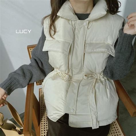 Жилетка безрукавка — ціна 950 грн у каталозі Жилетки Купити жіночі речі за доступною ціною на