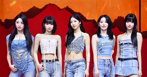 [st포토] 르세라핌 첫 정규앨범 언포기븐 발매