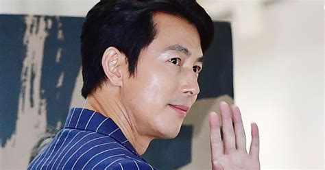 정우성 조각같은 비주얼로 팬들에게 다정한 손인사[포토엔hd]