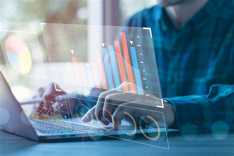 Kpi 차트 및 메트릭이 포함된 비즈니스 분석 대시보드에서 작업하여 데이터를 분석하고 통찰력 보고서 및 전략적 의사 결정 운영