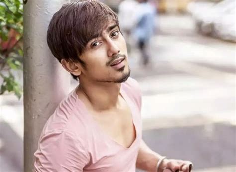 Pin By Hasnaina On Hasnain Khan Social Media Stars Social Media Instagram Young Actors