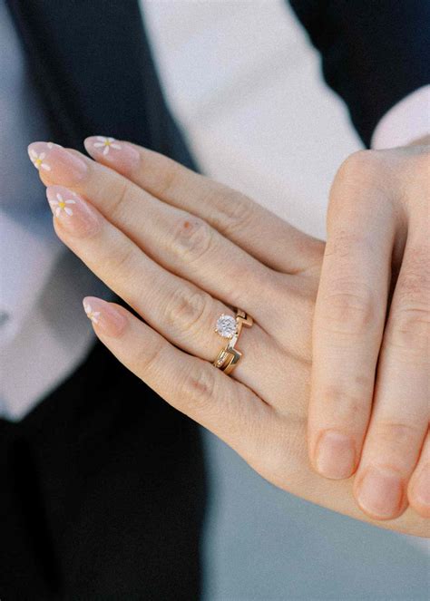 25 Gorgeous Wedding Guest Nail Ideas