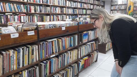 O Que Atrai O Público Para Livrarias E Sebos Em Porto Alegre Capital