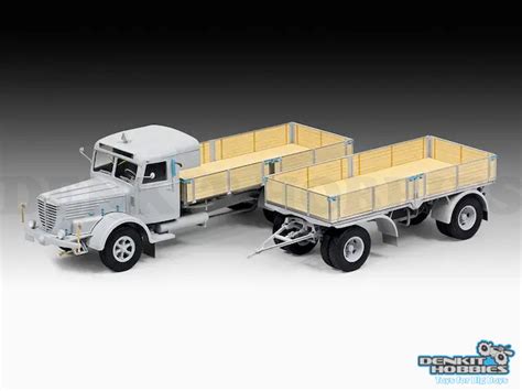 Bussing 8000 S 13 With Trailer Platinum Edition Plastic Model Kit 124