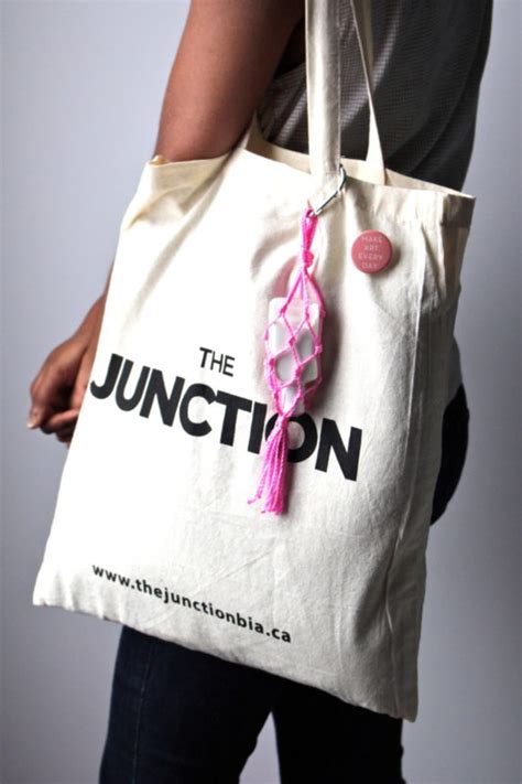 Beginner DIY Macrame Craft Project Ideas That Are Easy And Fun