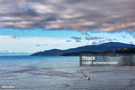 겨울 밴쿠버 브리티시 컬럼비아 캐나다에에서 조지아 해협 0명에 대한 스톡 사진 및 기타 이미지 0명 겨울 경관 Istock