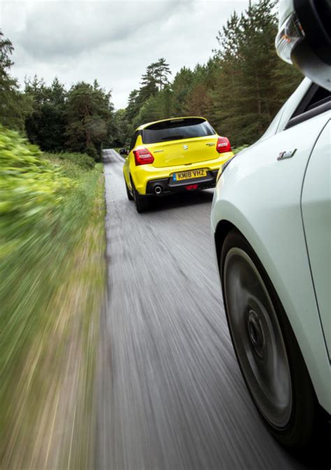 Comparativa Suzuki Swift Sport Vs Ford Fiesta St Line