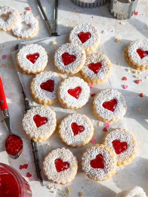 Raspberry Linzer Cookies Delicious And Easy Recipe