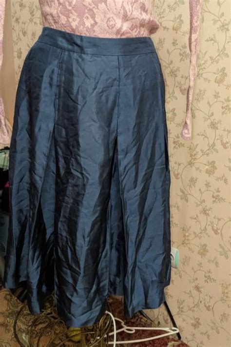 Спілниця Yves Saint Laurent — ціна 2500 грн у каталозі Міді спідниці Купити жіночі речі за