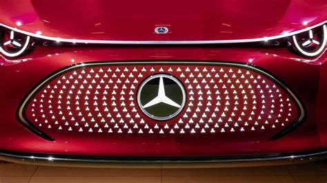 Mercedes Benz Concept Cla Class Previews New Tech For Small Evs