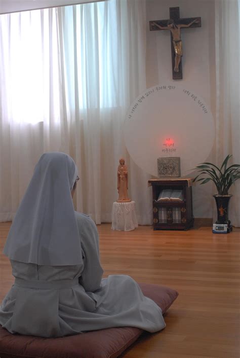 바오로딸 오늘의 기도 사랑 때문에 거룩한 감실 안에 머무시며 제 영혼의 양식이 되어주신 예수님