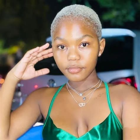 Naledi Starrrrsa On Threads