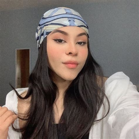 𝕯𝖆𝖒𝖆𝖗𝖎𝖘 𝕽𝖉𝖟 Damaris2417 • Threads Say More