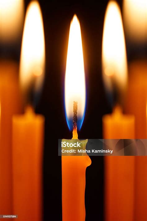 Lilin Gereja Foto Stok Unduh Gambar Sekarang Api Extreme Close Up Fotografi Makro Istock