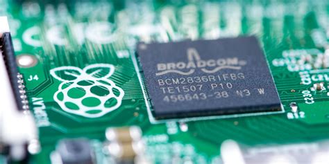 Raspberry Pi 3 Can Now Run Windows 10 ARM MakeUseOf