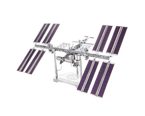 Space Station Model Review: A Detailed Analysis | Giftslessordinary