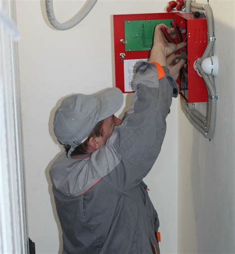 Техник слаботочных систем техническое обслуживание пожарной сигнализации электромонтажник