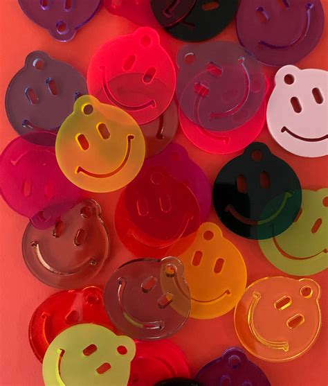 Smiley Key Chain I Mo Man Tai I