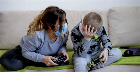Conozca Las Consecuencias Que Trae Una Crianza Sobreprotectora