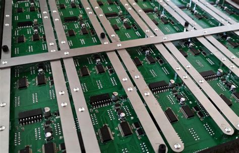 constructing a sea of segments blinking robots