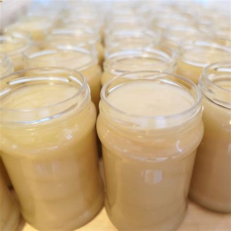 Soft Set Honey What Is It How Is It Made Hanna S Bees