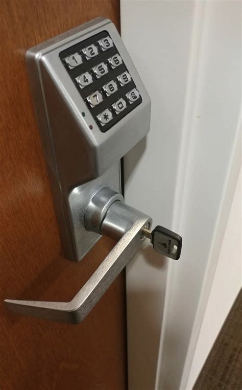 Keyless Vs Keyed Lock Pros And Cons Naples Locksmith 24 7
