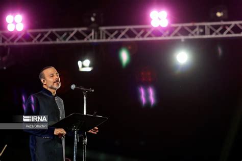 همشهری آنلاین تیپ و استایل علیرضا قربانی در کنسرت تخت جمشید تصاویر