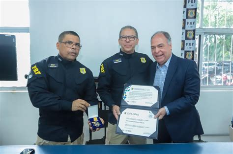 Prf Condecora Fernando Bezerra Coelho Com Medalha Washington Luis