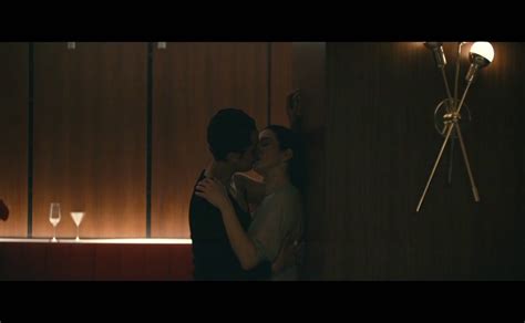 Britne Oldford Rachel Weisz Lesbian Scene In Dead Ringers Aznude