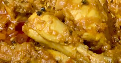 Flavorful 가정식 군침이 도는 기름 남아시아 요리 남쪽 아시아 닭 닭 요리 닭다리 도금 된 음식 레스토랑 레시피 맛있는 매운 먹음직스러운