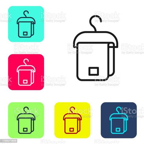 흰색 배경에 격리 된 행거 아이콘에 검은 줄 수건 욕실 수건 아이콘 색상 정사각형 단추로 아이콘을 설정합니다 벡터 가정 생활에 대한 스톡 벡터 아트 및 기타 이미지 Istock