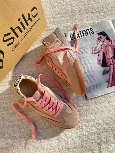 کفش کتونی زنانه قیمت کتانی دخترانه و خريد كفش اسپرت شیک