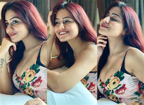 Hot Poses Of Simran Kaur Filmy