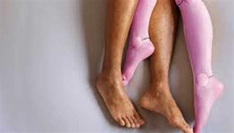 స్టూడెంట్‌తో లెక్చరర్ సెక్స్ బీపీ ఎక్కువై మృతి Lecturer Sex With