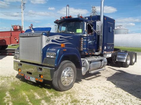 Super Liner Aftermarket Bumper Antique And Classic Mack Trucks
