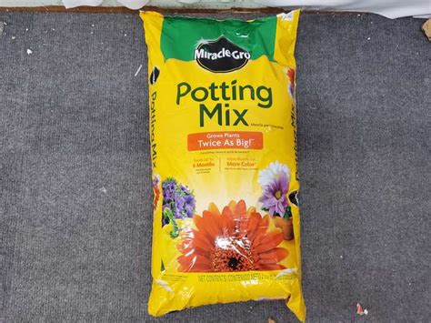 Miracle Gro Plotting Mix 2cu Dutch Goat