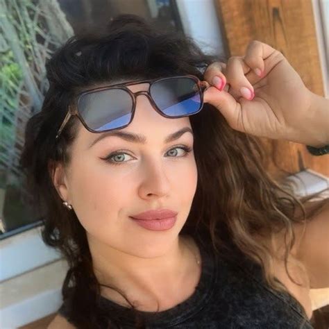 Woman Nat On Threads