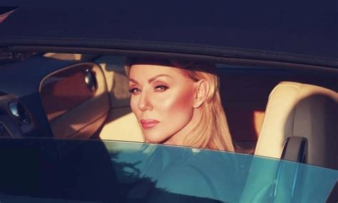 Лепа Брена се уреди с Гришо в София