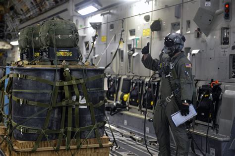 Mcchord Aircrew Conducts In Flight Refueling Jpads Training Air