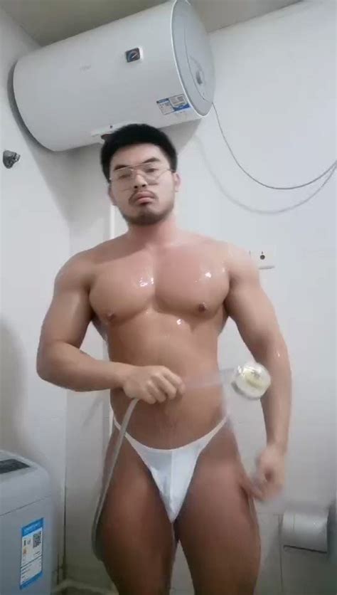 懒虎教练 on Twitter 学员要看我洗澡 Trainee wanna check my status while showering https t co