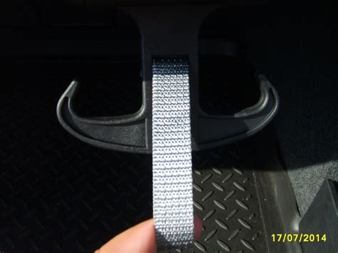 Второй крючок для пакетов в багажник — Volkswagen Passat B6, 2 л, 2010 ...