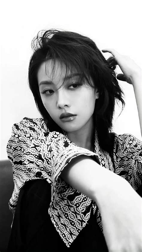 Yuyan 喻言 Poses Humanas Poses Humano