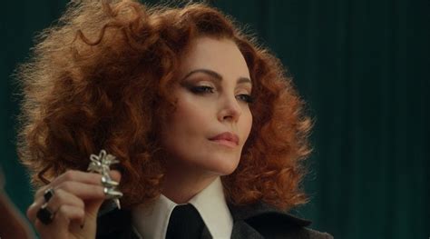 Появился первый трейлер фильма «Школа добра и зла» с Шарлиз Терон в ...