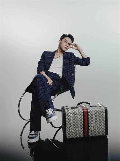Sức Nóng Của Sơn Tùng M Tp Ngày Trở Lại Harpers Bazaar
