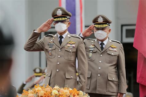 บิ๊กปั๊ด ส่งมอบหน้าที่ ผบ ตร บิ๊กเด่น เป็นผู้นำสีกากีคนใหม่