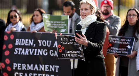 Atriz De “sex And The City“ Faz Greve De Fome Pelo Cessar Fogo Em Gaza Cnn Brasil